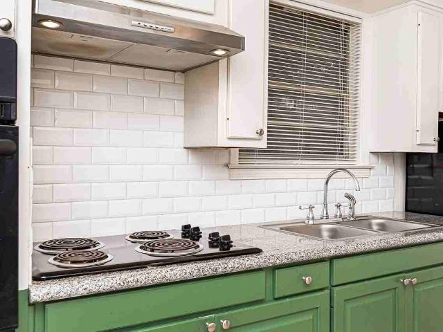 3243/3245 Ivanhoe Street 2 Bedroom Apartment for Rent at 3243/3245 Ivanhoe Street, Baton Rouge, LA 70802 Garden District