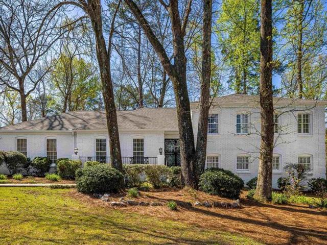 3243 Cornwall Dr, Hoover, AL 35226