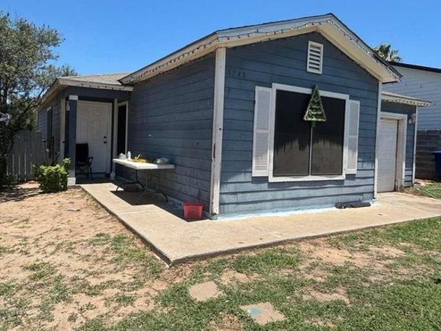 3243 Saint Kathryn Loop, Laredo, TX 78046