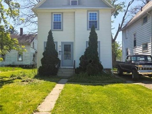324 11th St, Elyria, OH 44035
