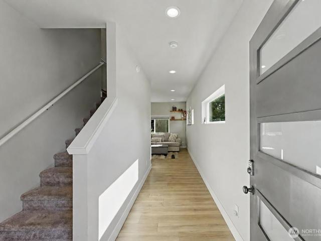 324 123rd Street S