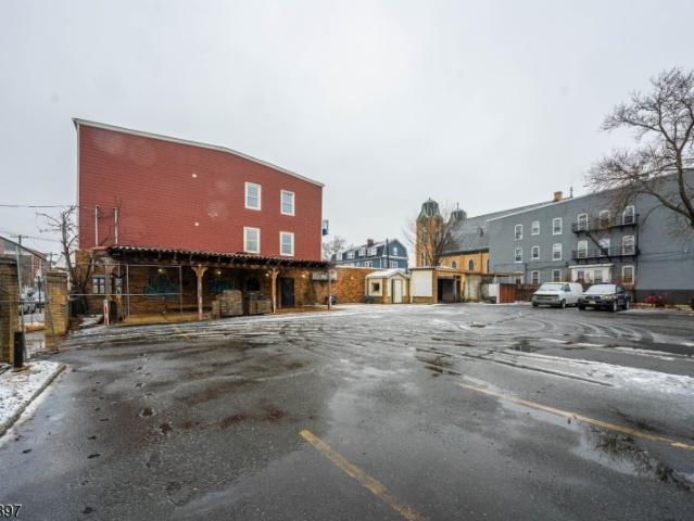 324 2nd St