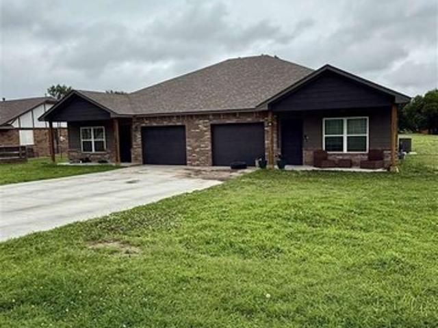 324 326 Vinnadge Ave, Blackwell, OK 74631