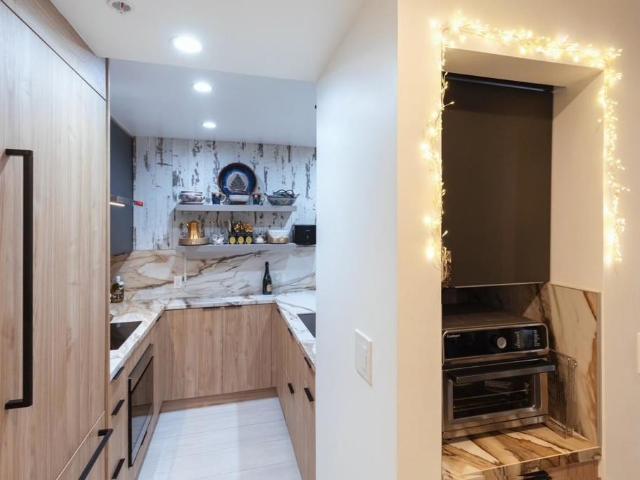 324 Catalpa Street 111