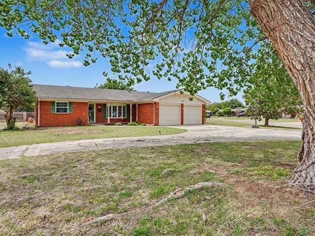 324 Cameron Dr, Altus, OK 73521