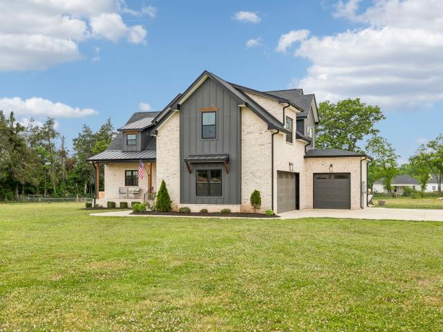 324 Crescent Rd, Murfreesboro, TN 37128 | MLS #3183 | Compass