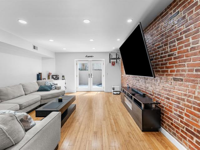 324 Baldwin Ave # 1B