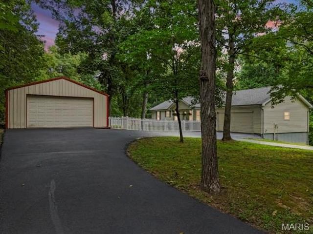 324 Bridlewood Rd, Festus, MO 63028