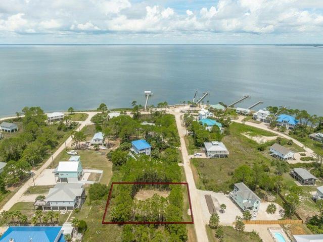 324 Brown St, Saint George Island, FL 32328