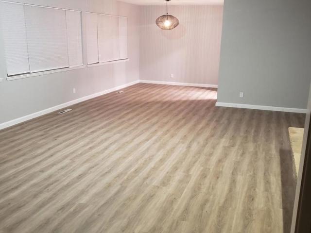 324 Glendora Cir