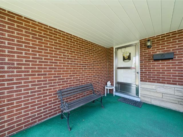 324 Grove Dr
