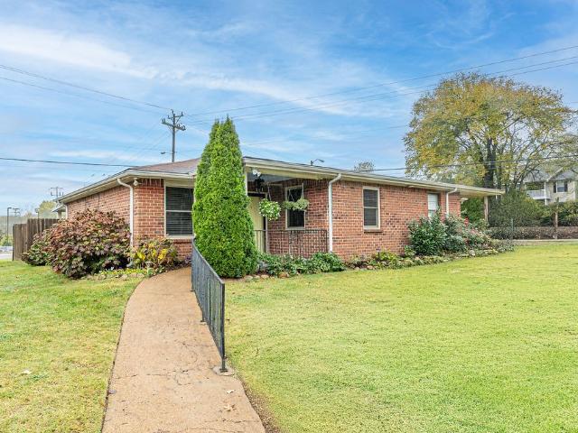 324 Deer Lake Dr