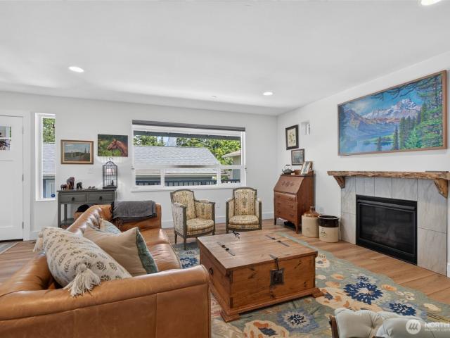 324 E 2nd Street # B