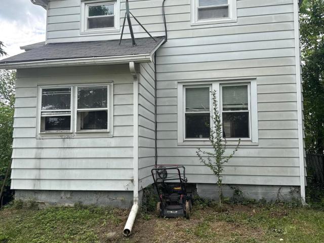324 E 2ND Street
