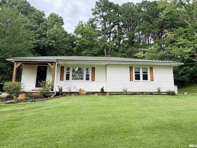 324 E Ash St, Cobden, IL 62920