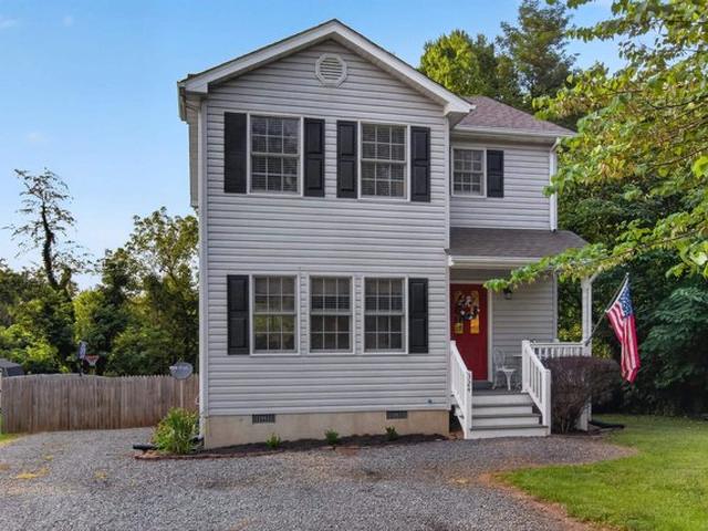 324 East St, Gordonsville, VA 22942