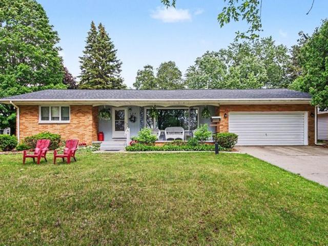 324 Fairlane Dr NW, Sparta, MI 49345
