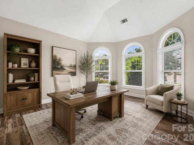 324 Kerrydale Court