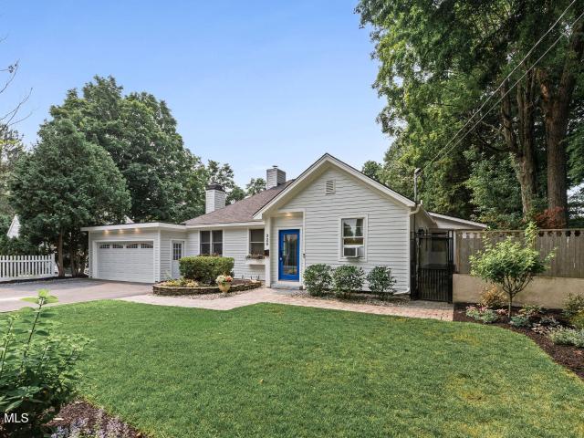 324 Lake Avenue