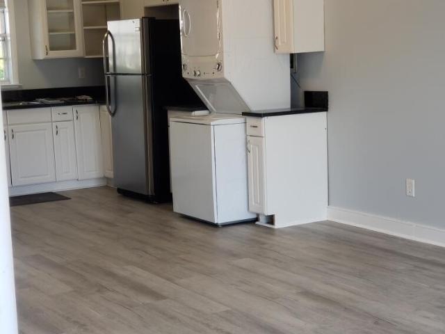 324 Lakeside Drive Unit E 3