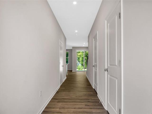 324 Linda LN