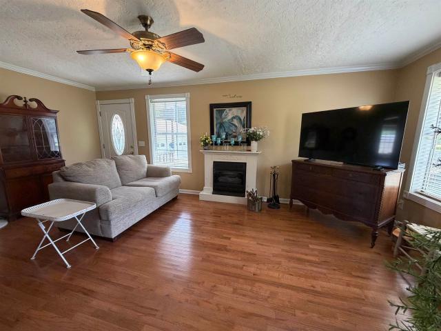 324 Linda Warren Cir