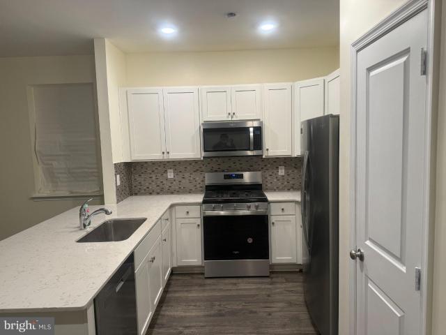 324 Mazzeo Dr, Glassboro, NJ 08028 | MLS #NJGL2072 | Compass