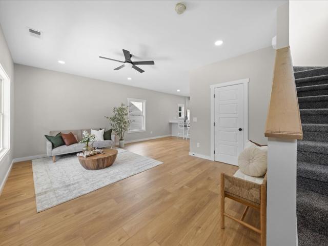 324 Mitchell St