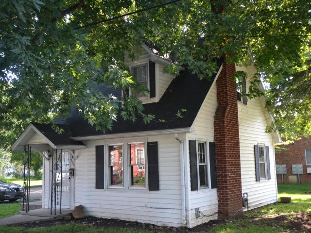 324 N East Street