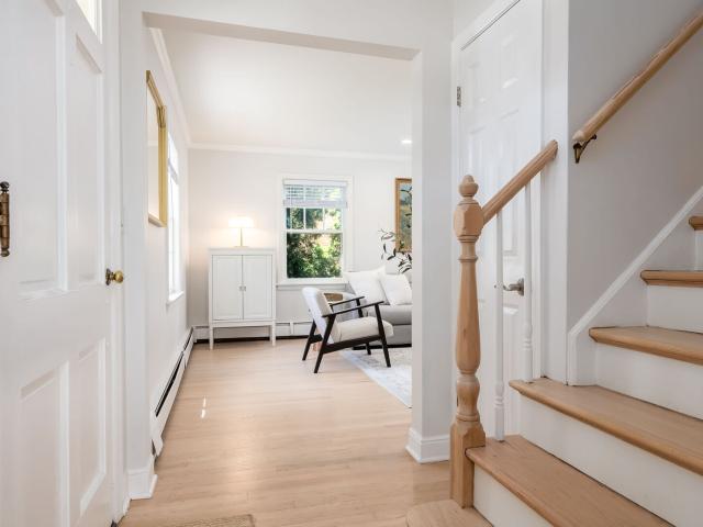 324 N Highview Avenue