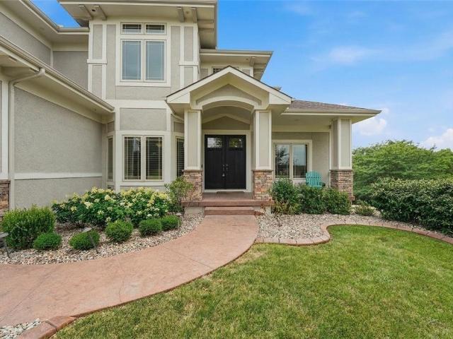 324 NW Thoreau Circle