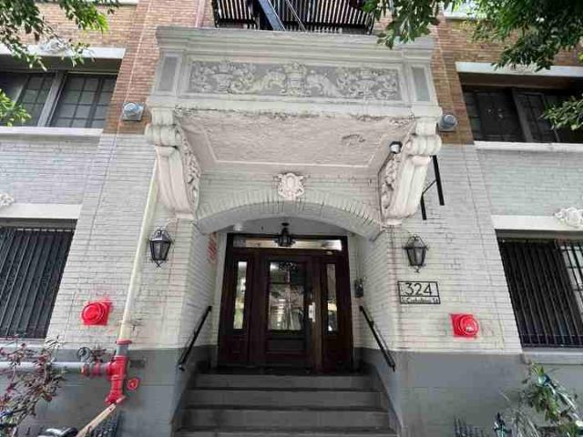 324 S Catalina Studio Apartment for Rent at 324 S Catalina St, Los Angeles, CA 90020 Wilshire Center Koreatown