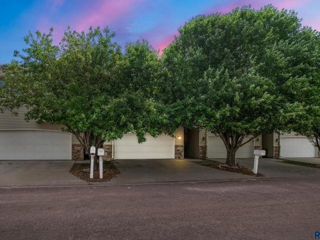 324 S Spring Pl, Brandon, SD 57005