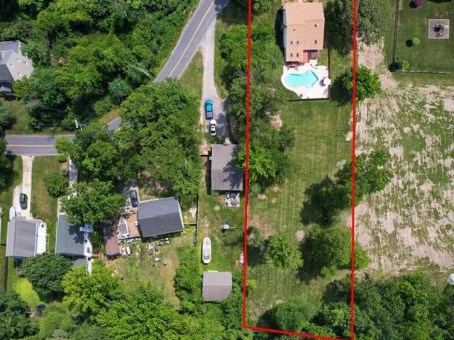 324 South Drive