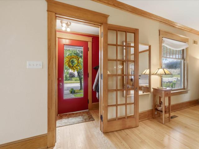 324 Saint Clair Ave