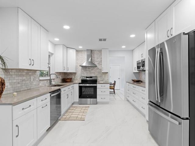 324 Sandpiper Ave, Royal Palm Beach, FL 33411