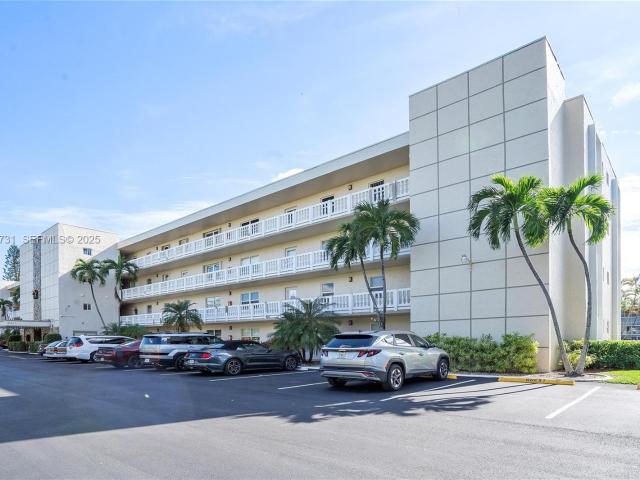 324 SE 10th St, Unit 203, Dania Beach, FL 33004 | MLS #A11927 | Compass