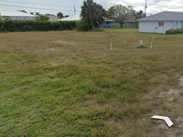 324 SE 30th St, Cape Coral, FL 33904 | MLS #2026007 | Compass
