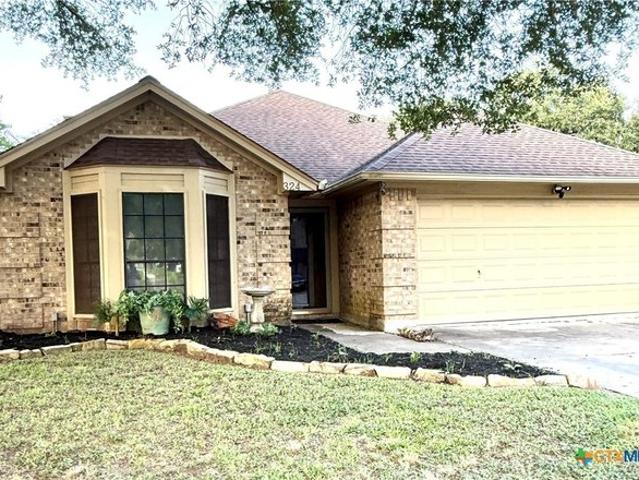 324 Spur Dr, Victoria, TX 77904