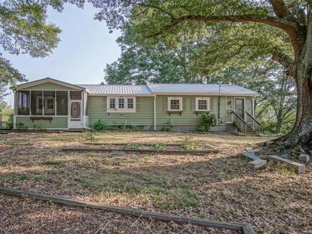 324 Spence Rd, Carrollton, GA 30117