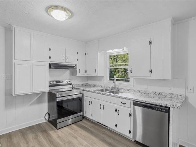 324 Stewart Road SE