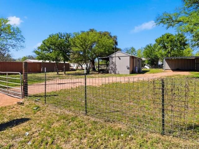324 Poncho St, Kingsland, TX 78639