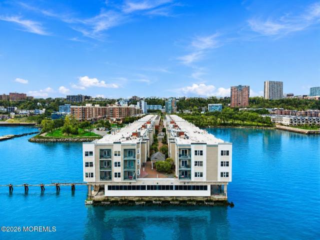 324 Promenade