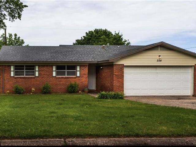 324 Rodric Cir, Siloam Springs, AR 72761