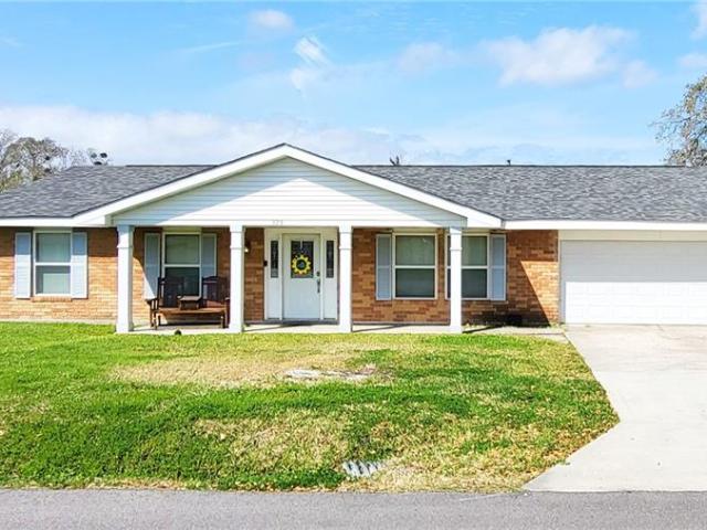 324 River Oaks Drive