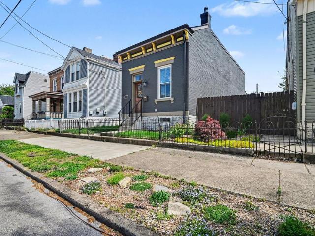 324 W 9th Street