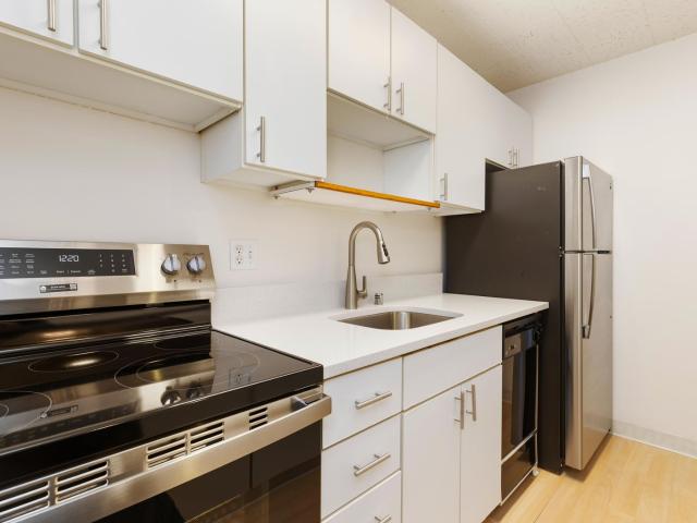 324 W Olympic Pl
