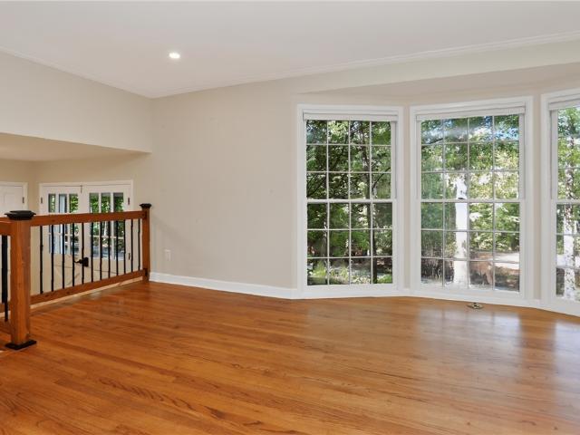 324 woodland Way