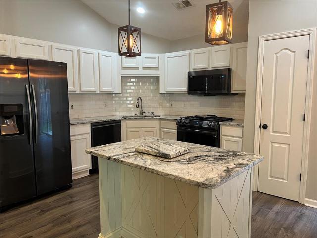 324 White Oak Way