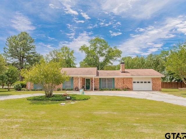 324 Texas Dr, Hideaway, TX 75771